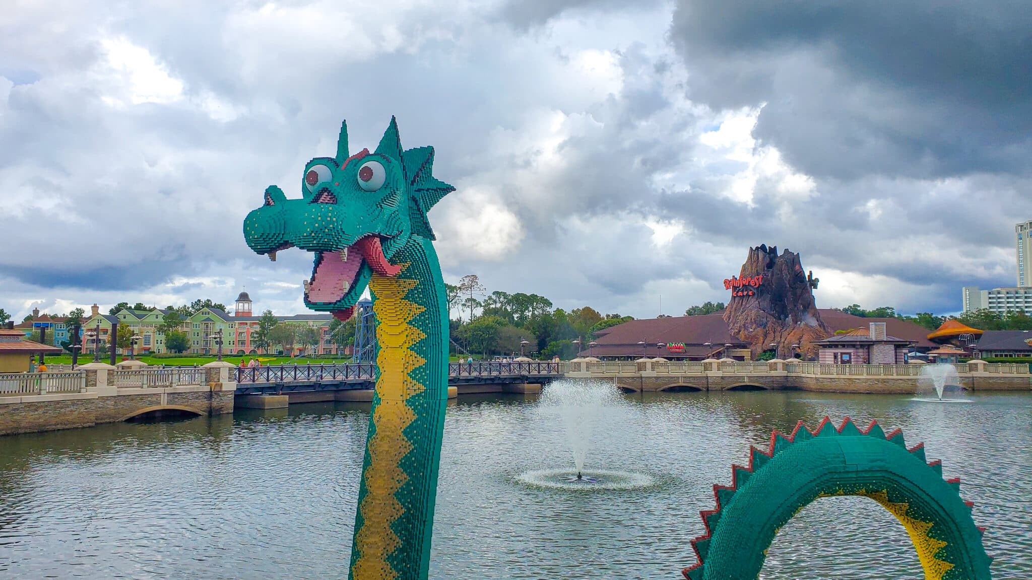 Disney World 101: Disney Tips for Beginners - Flying Off The Bookshelf