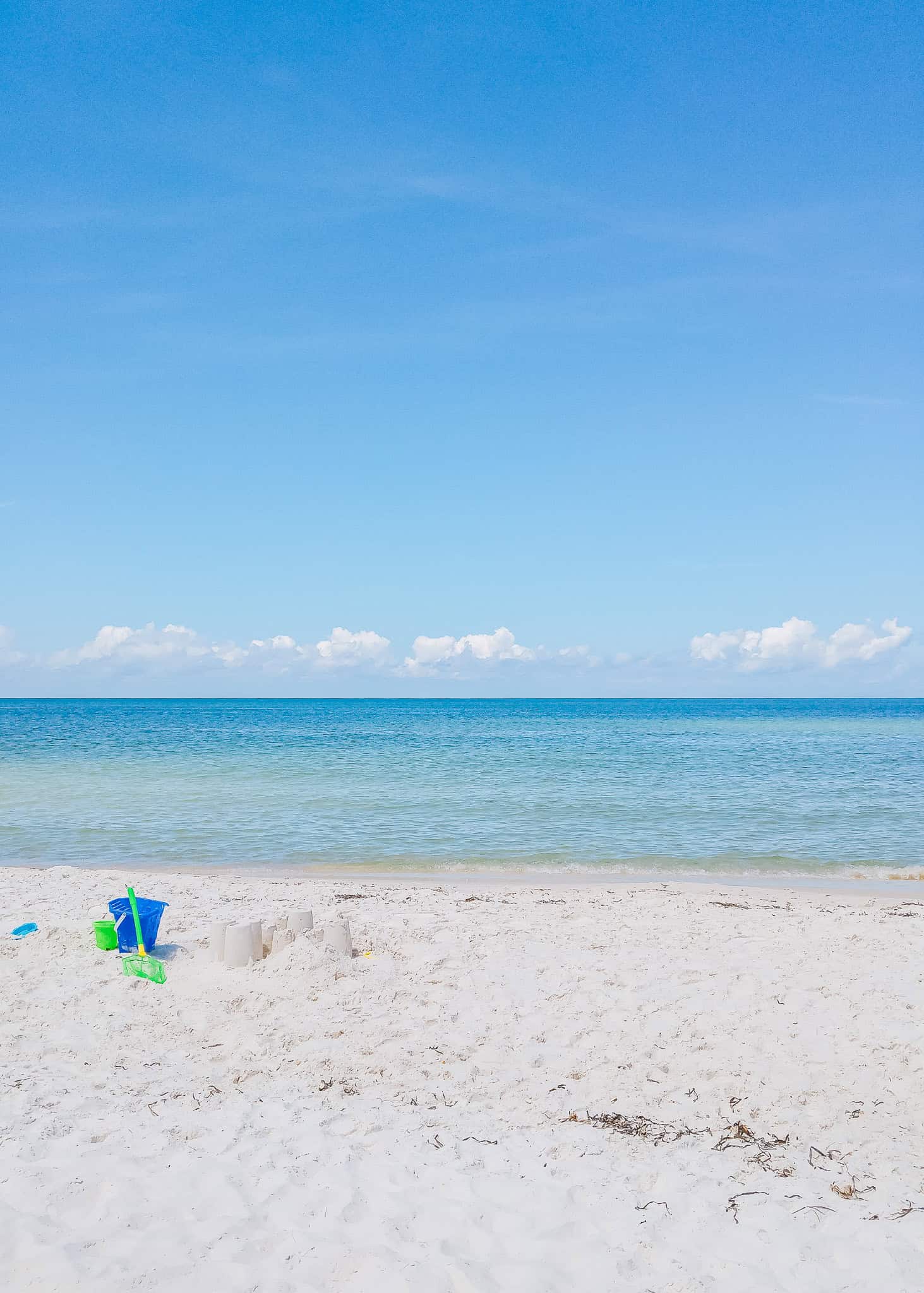 Beach Trip Packing List - Flying Off The Bookshelf