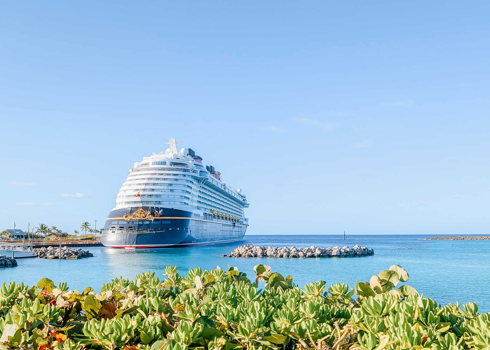 Castaway Cay vs. Lookout Cay: Which Disney Island is Better?